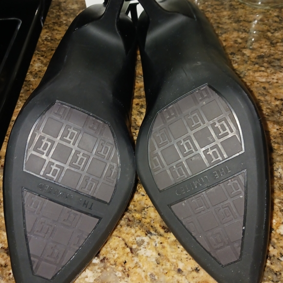 The Limited | Shoes | The Limited Black Sleek Leather Pumps 4 Heels ...